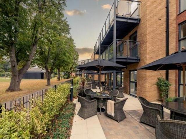 2 Bedroom Shared Living/roommate Chichester West Sussex 99608081