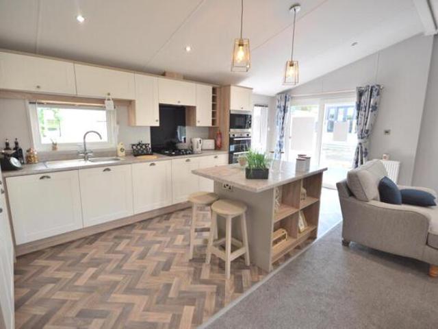 2 Bedroom Shared Living/roommate Chichester West Sussex LS100096716