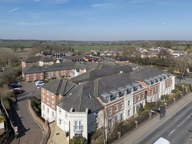 2 Bedroom Shared Living/roommate Chipping Ongar Essex 99688632