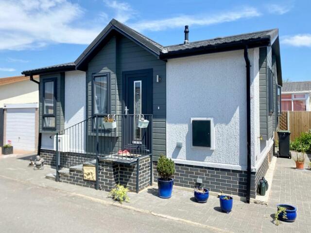 2 Bedroom Shared Living/roommate Christchurch Dorset 101025286