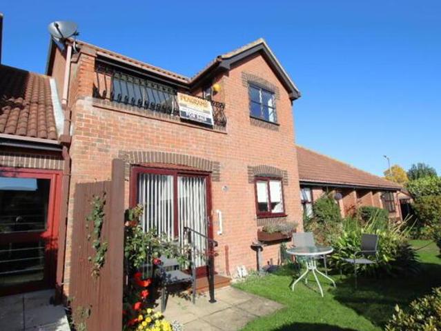 2 Bedroom Shared Living/roommate Clacton On Sea Essex 99840418
