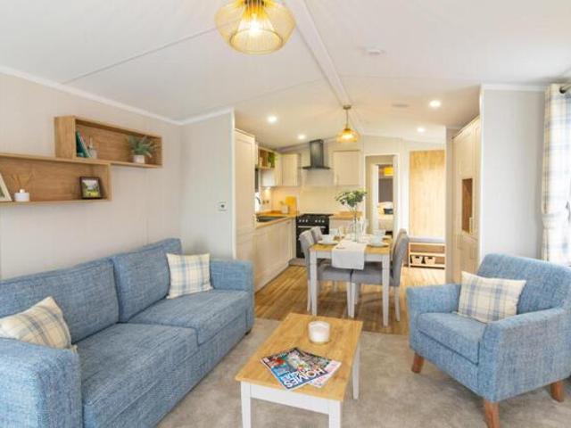 2 Bedroom Shared Living/roommate Cleethorpes Lincolnshire LS100685167