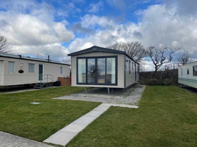 2 Bedroom Shared Living/roommate Cornwell Devon LS100366433