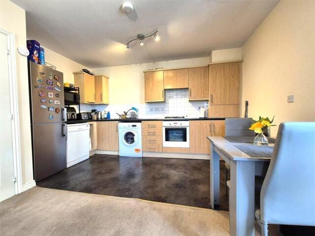 2 Bedroom Shared Living/roommate Coventry Coventry 99926130