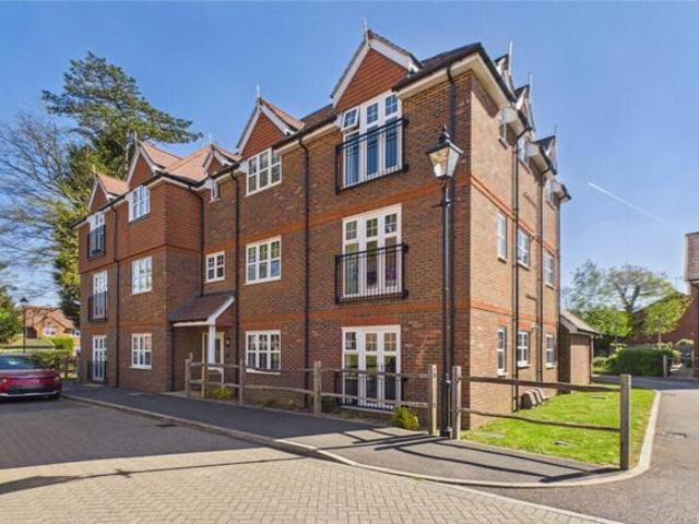 2 Bedroom Shared Living/roommate Crawley West Sussex 101931813