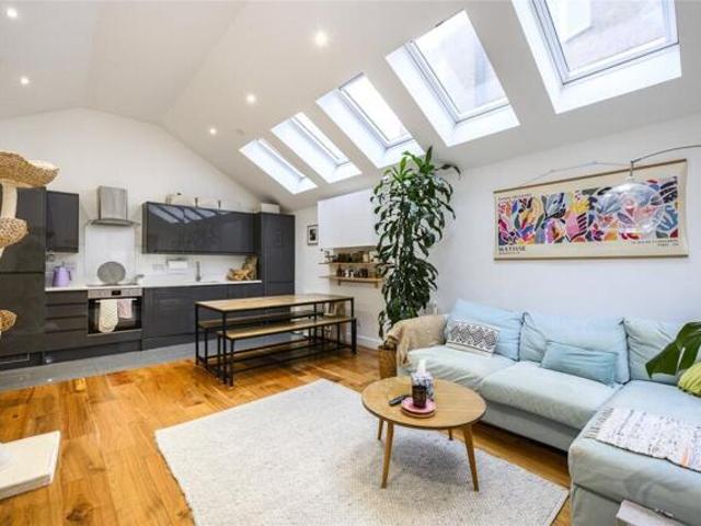 2 Bedroom Shared Living/roommate Croydon Greater London 100579136