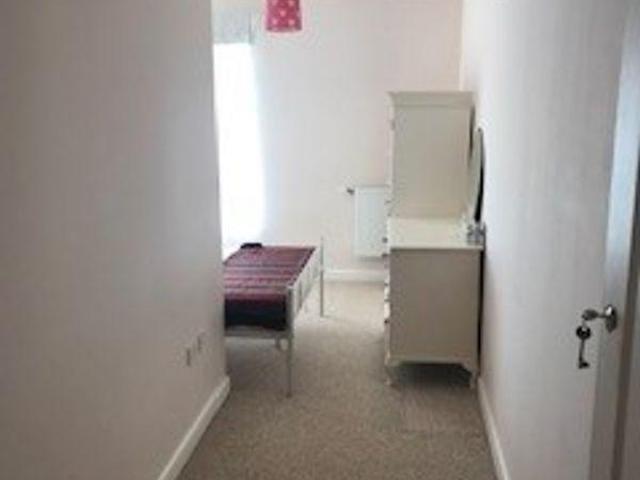 2 Bedroom Shared Living/roommate Dagenham England LS91354820