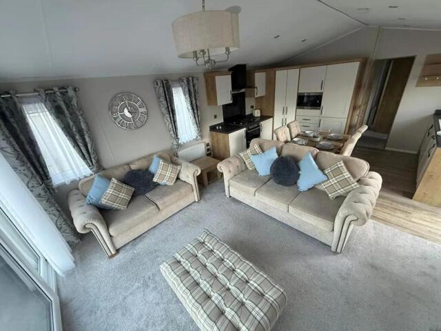 2 Bedroom Shared Living/roommate Devon Devon LS100456574