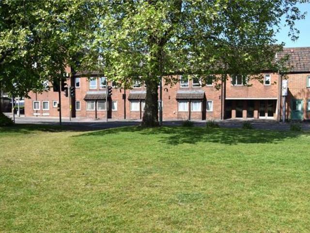 2 Bedroom Shared Living/roommate Devizes Wiltshire LS99436629