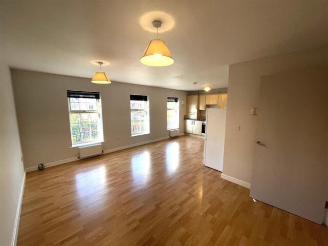 2 Bedroom Shared Living/roommate Doncaster South Yorkshire LS102002255