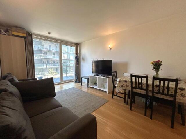 2 Bedroom Shared Living/roommate Ealing Greater London 101676365