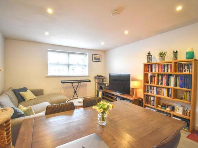 2 Bedroom Shared Living/roommate Epping Essex LS101675978