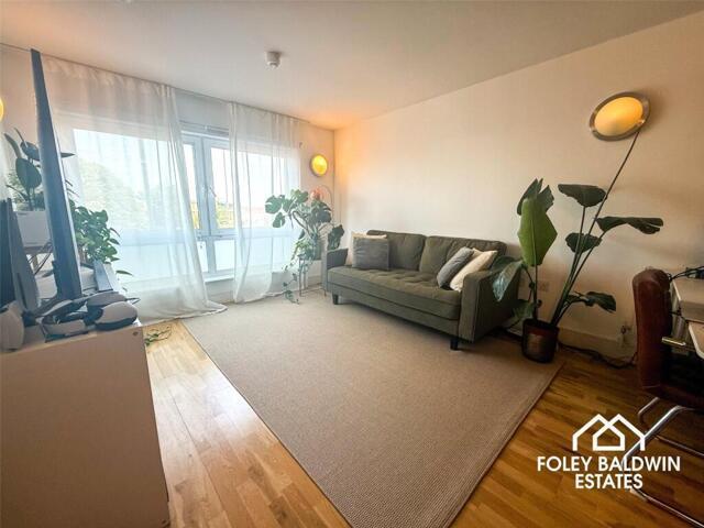 2 Bedroom Shared Living/roommate Epping Forest Greater London LS100366550