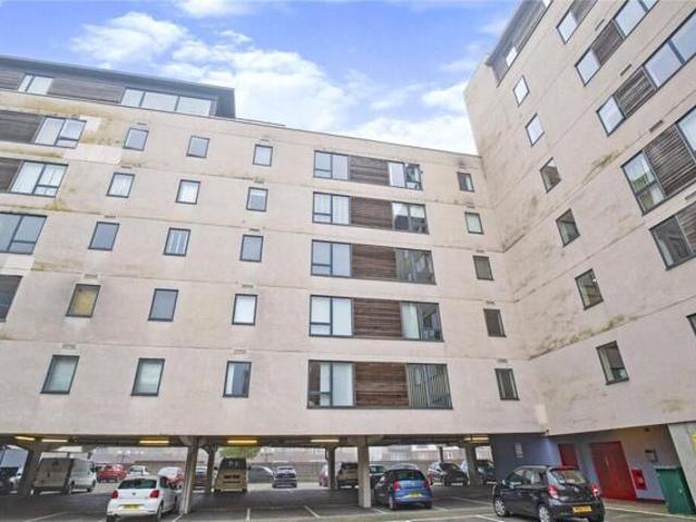 2 Bedroom Shared Living/roommate Falcon Drive Falcon Drive LS100787157