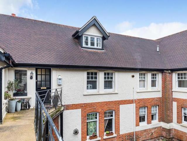 2 Bedroom Shared Living/roommate Farnham Surrey 99277824