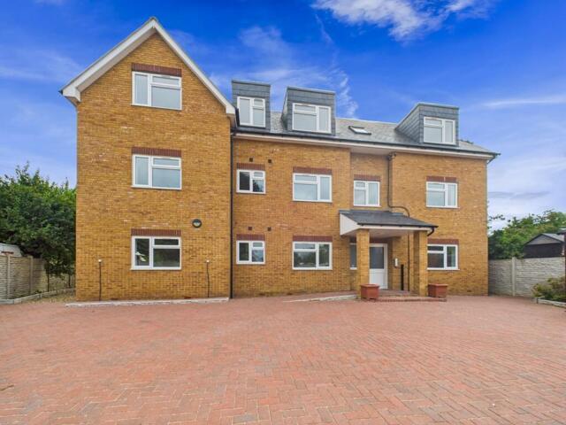 2 Bedroom Shared Living/roommate Feltham Greater London 101675139