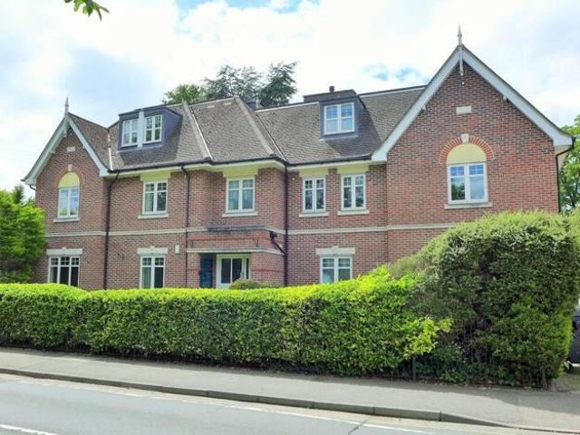2 Bedroom Shared Living/roommate Fleet Hampshire 101678190