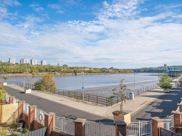 2 Bedroom Shared Living/roommate Gateshead Gateshead 98834276