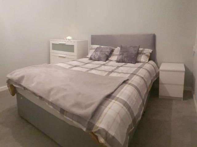 2 Bedroom Shared Living/roommate Glasgow Glasgow LS101730875