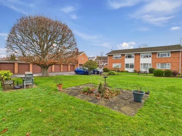 2 Bedroom Shared Living/roommate Gloucester Gloucestershire 99345054