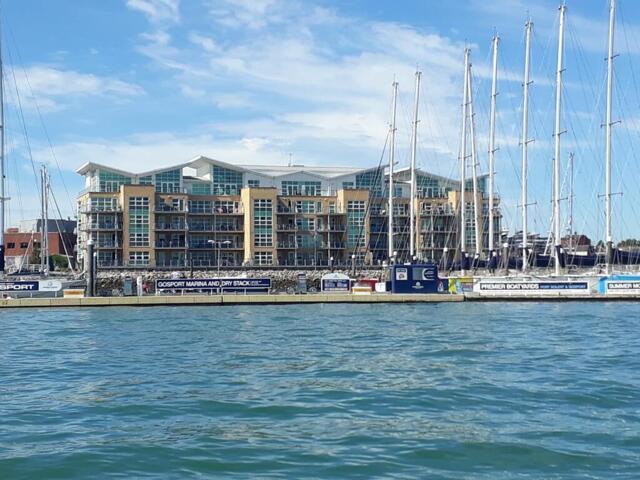 2 Bedroom Shared Living/roommate Gosport Hampshire LS101675634