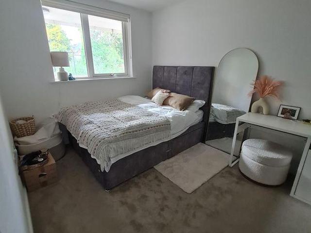 2 Bedroom Shared Living/roommate Greater London England 91409757