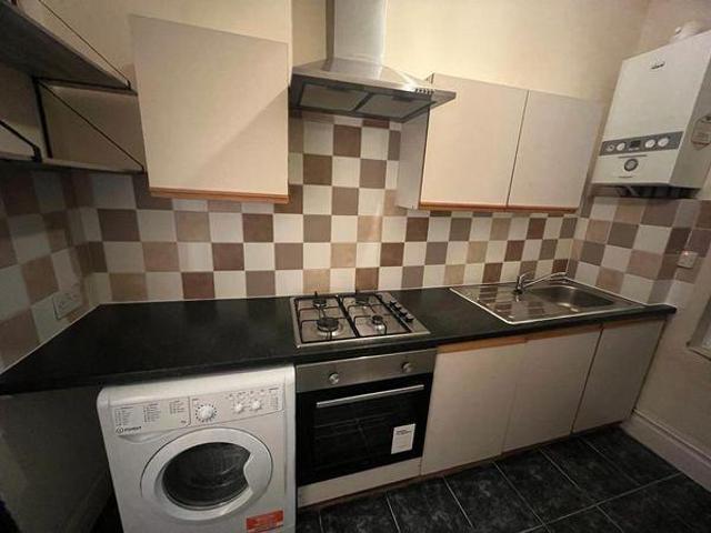 2 Bedroom Shared Living/roommate Greater London England 96648361