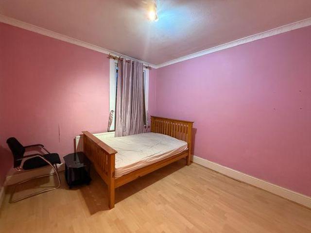 2 Bedroom Shared Living/roommate Greater London England 97421075