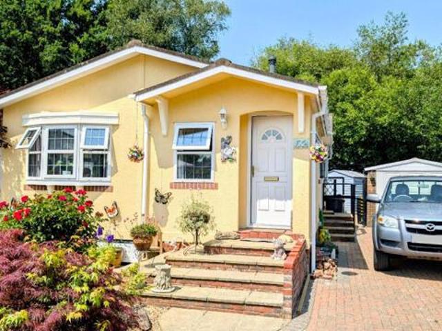 2 Bedroom Shared Living/roommate Hampshire Hampshire 100685059