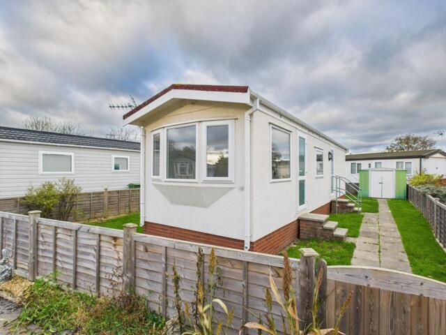 2 Bedroom Shared Living/roommate Hampshire Hampshire 99895131