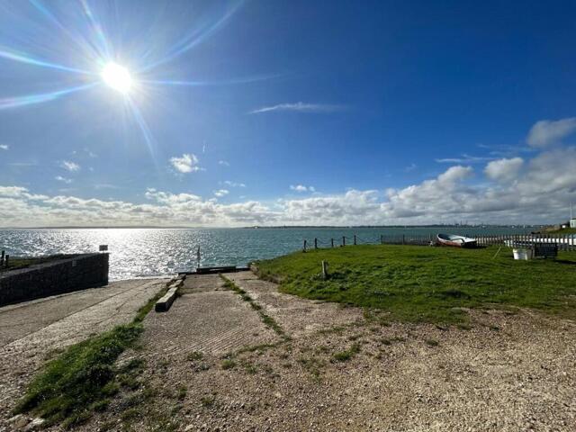 2 Bedroom Shared Living/roommate Hampshire Hampshire 99952170