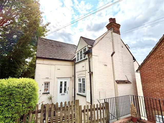 2 Bedroom Shared Living/roommate Haslemere Surrey 99688645