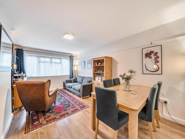 2 Bedroom Shared Living/roommate Harrow Greater London 99029613
