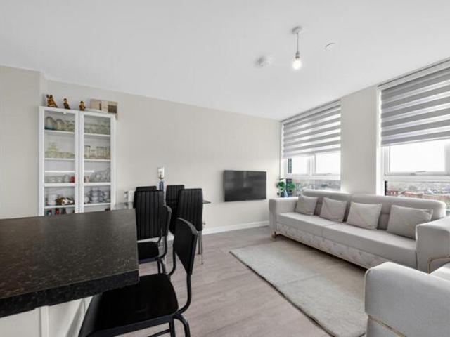 2 Bedroom Shared Living/roommate Harrow Greater London 99523580