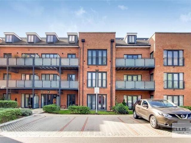 2 Bedroom Shared Living/roommate Harrow Greater London LS100988064
