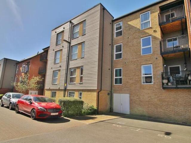 2 Bedroom Shared Living/roommate Havant Hampshire 99054958