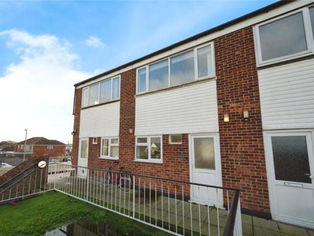 2 Bedroom Shared Living/roommate Hayling Island Hampshire 100425988