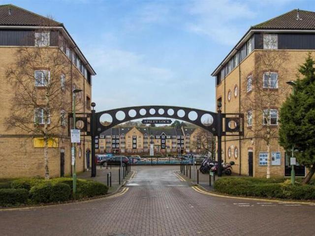 2 Bedroom Shared Living/roommate Hemel Hempstead Hertfordshire 99237036