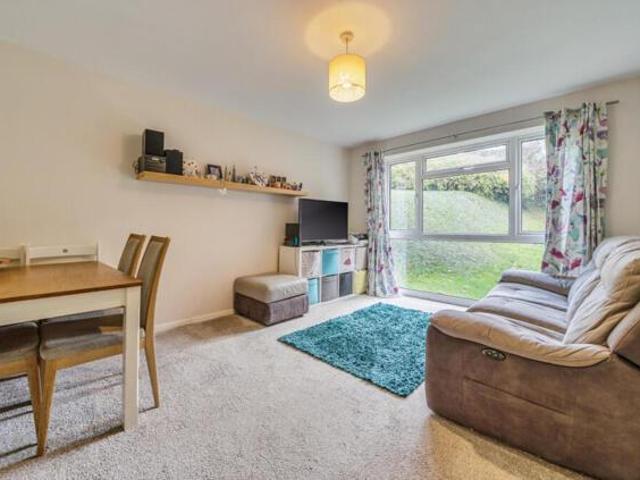 2 Bedroom Shared Living/roommate High Wycombe Buckinghamshire 101059918