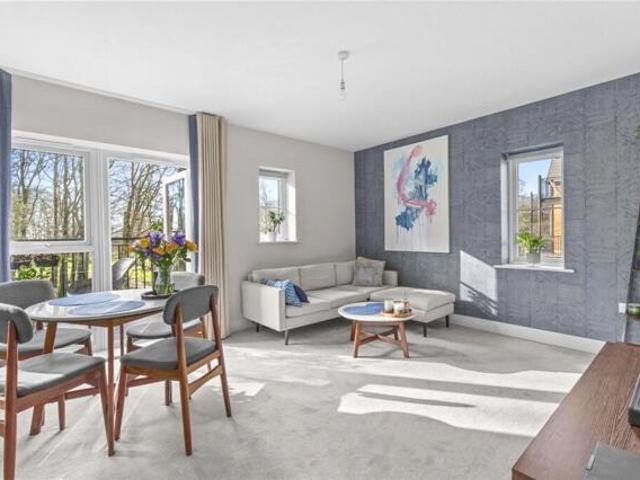 2 Bedroom Shared Living/roommate High Wycombe Buckinghamshire 99344642