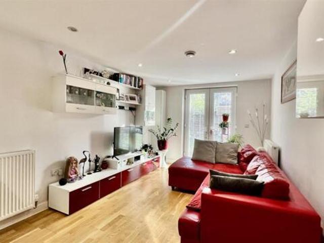 2 Bedroom Shared Living/roommate Hillingdon Greater London 100615075