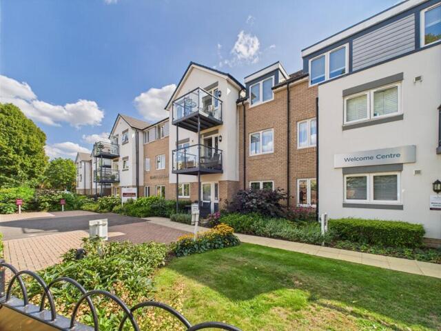 2 Bedroom Shared Living/roommate Hitchin Hertfordshire 101316462