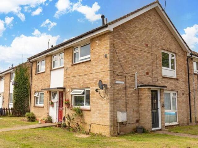 2 Bedroom Shared Living/roommate Horley Surrey 98205105
