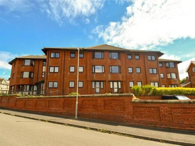 2 Bedroom Shared Living/roommate Hoylake Merseyside 99277797