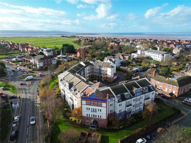 2 Bedroom Shared Living/roommate Hoylake Merseyside 99641761
