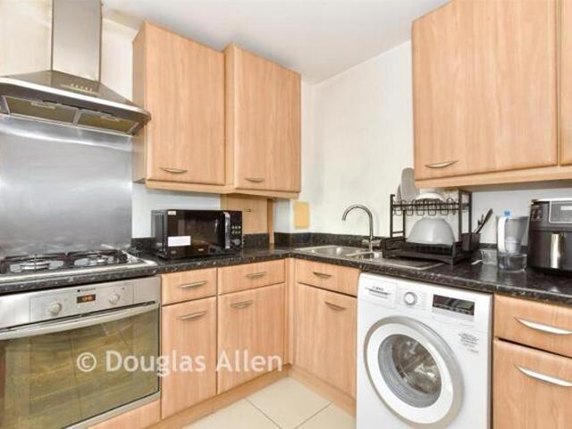 2 Bedroom Shared Living/roommate Ilford Great London 101678061
