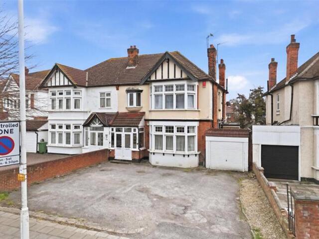 2 Bedroom Shared Living/roommate Ilford Great London 101755103