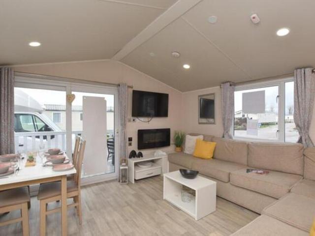 2 Bedroom Shared Living/roommate Kent Kent 100398427