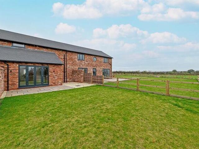 2 Bedroom Shared Living/roommate Kingsley Cheshire West And Chester 101676033