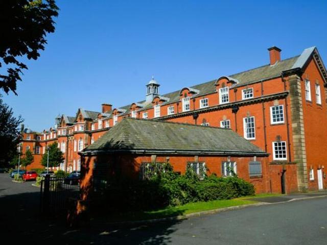 2 Bedroom Shared Living/roommate Knowsley Merseyside LS100825143